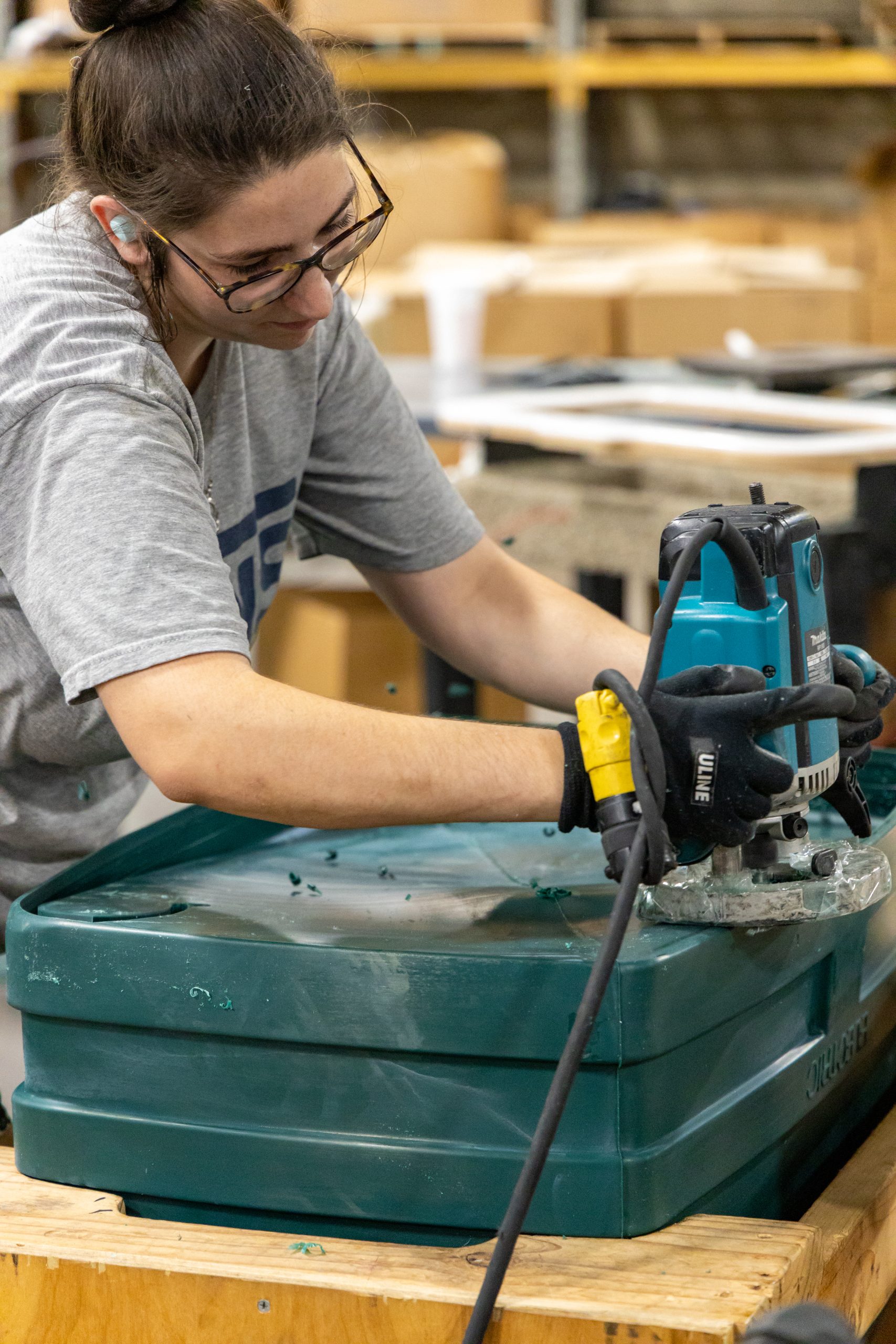 Plastics Molding in Modern Manufacturing - Advanced Pedestals